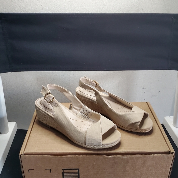 Life Stride | Shoes | Life Stride Womens Socialite Espadrille Wedge ...